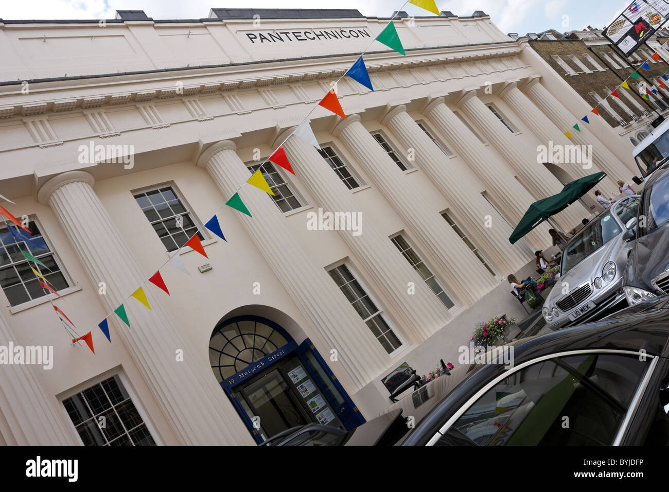 Motcomb street party hi-res stock photography and images - Alamy