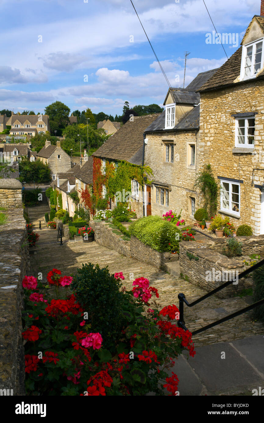 Summer colour and picturesque old cottages of The Chipping Steps ...