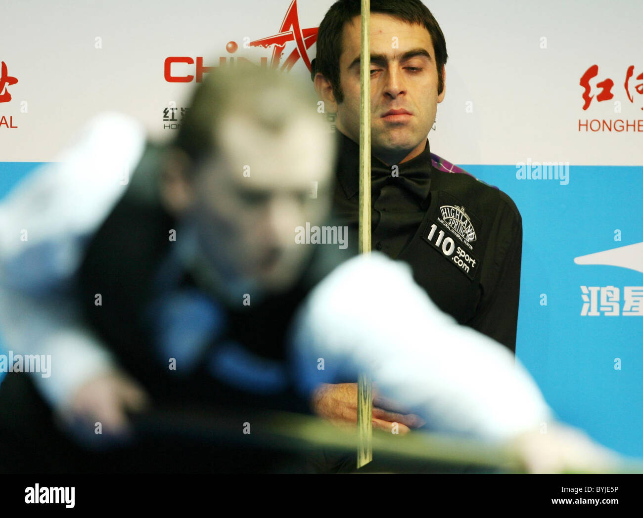 Ronnie O' Sullivan competes against Graeme Dott in the first semi-final ...