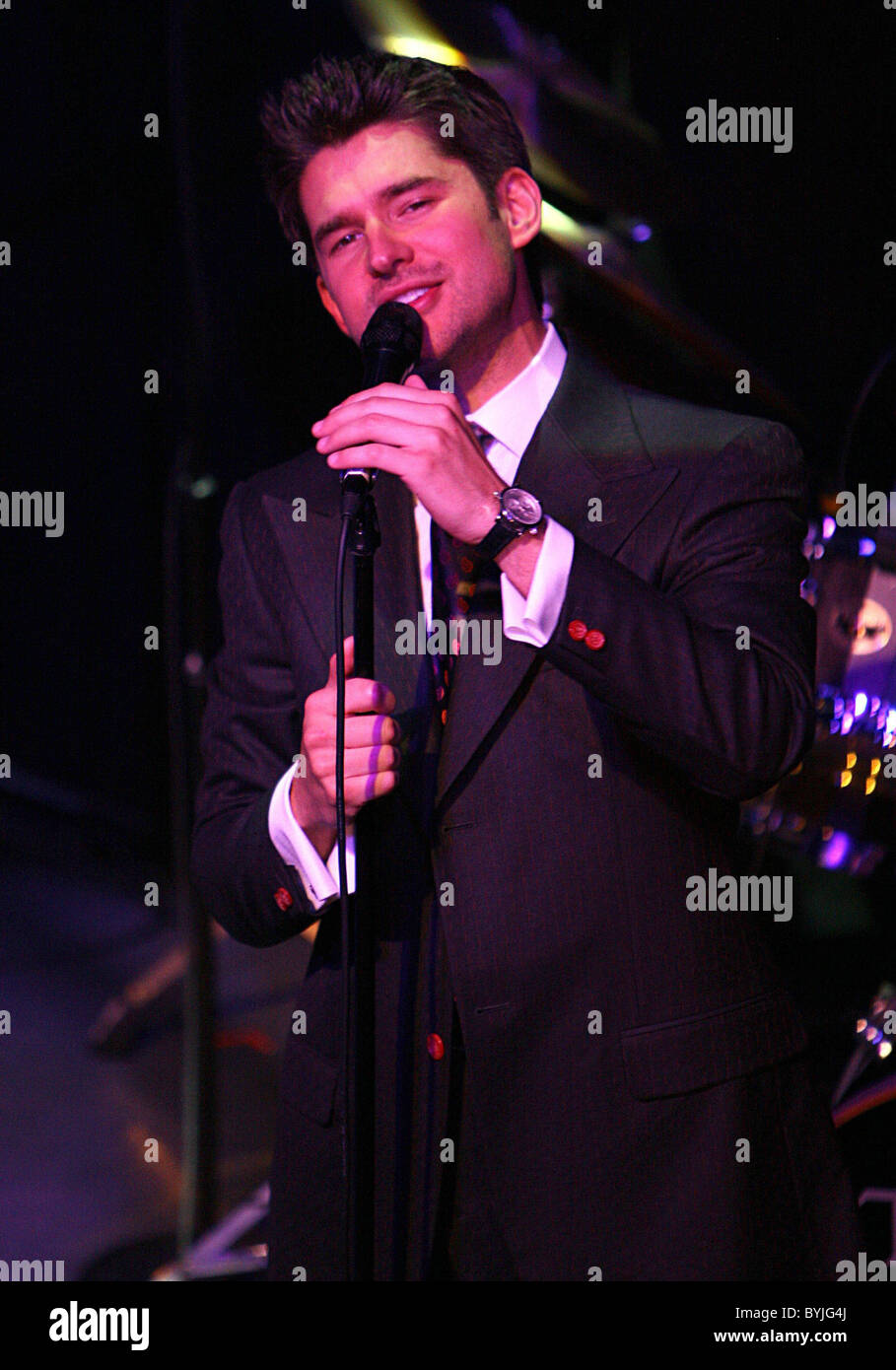 Matt Dusk releases his new record 'Back In Town' at the Shimmer Cabaret ...