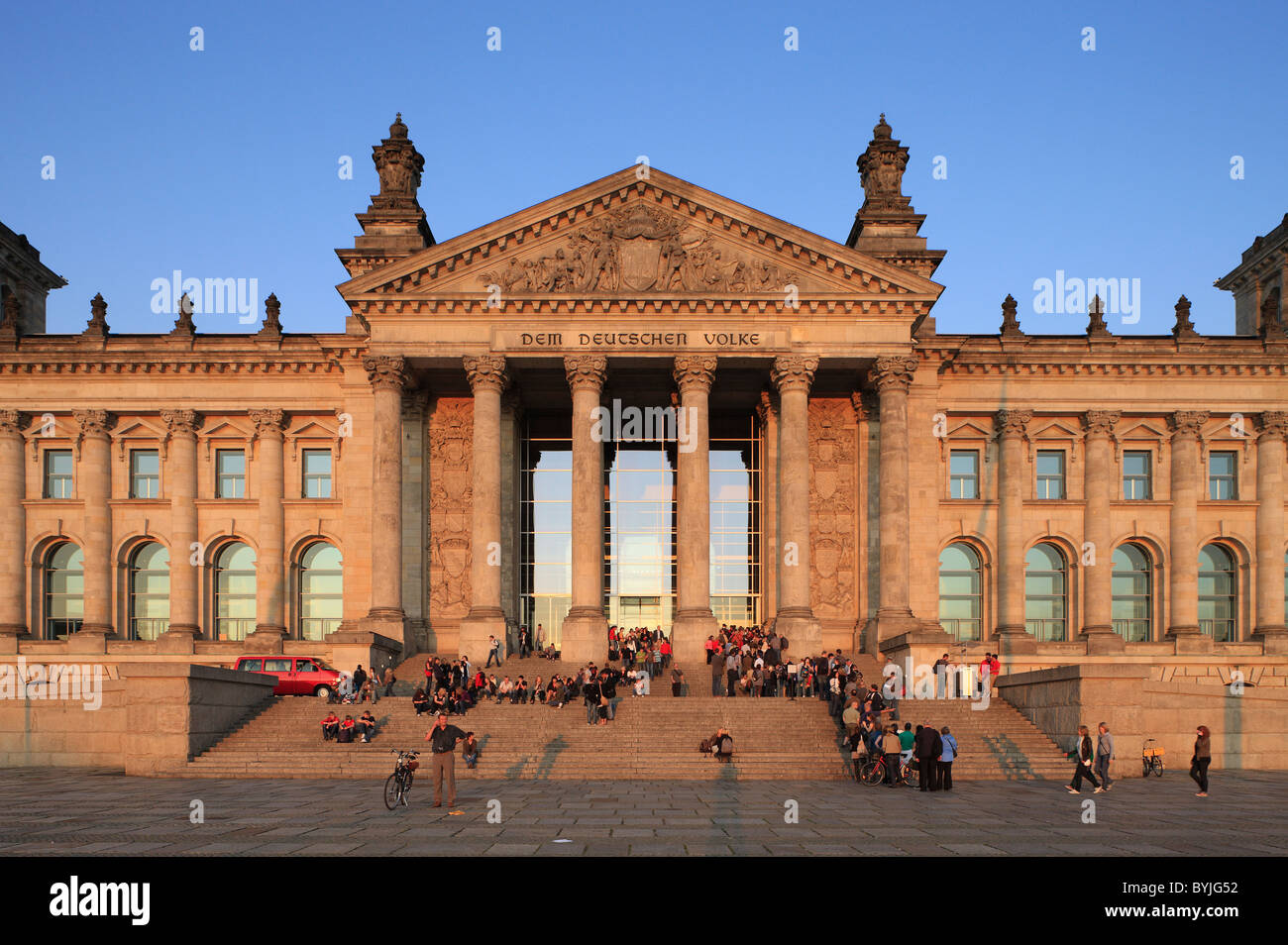 Steps of reichstag hi-res stock photography and images - Alamy