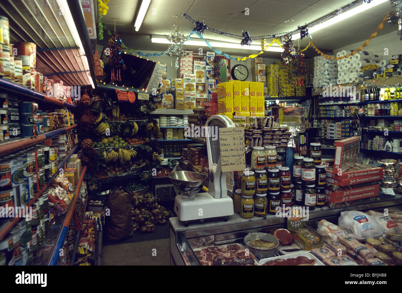 crowed old fashioned convenience store Stock Photo - Alamy