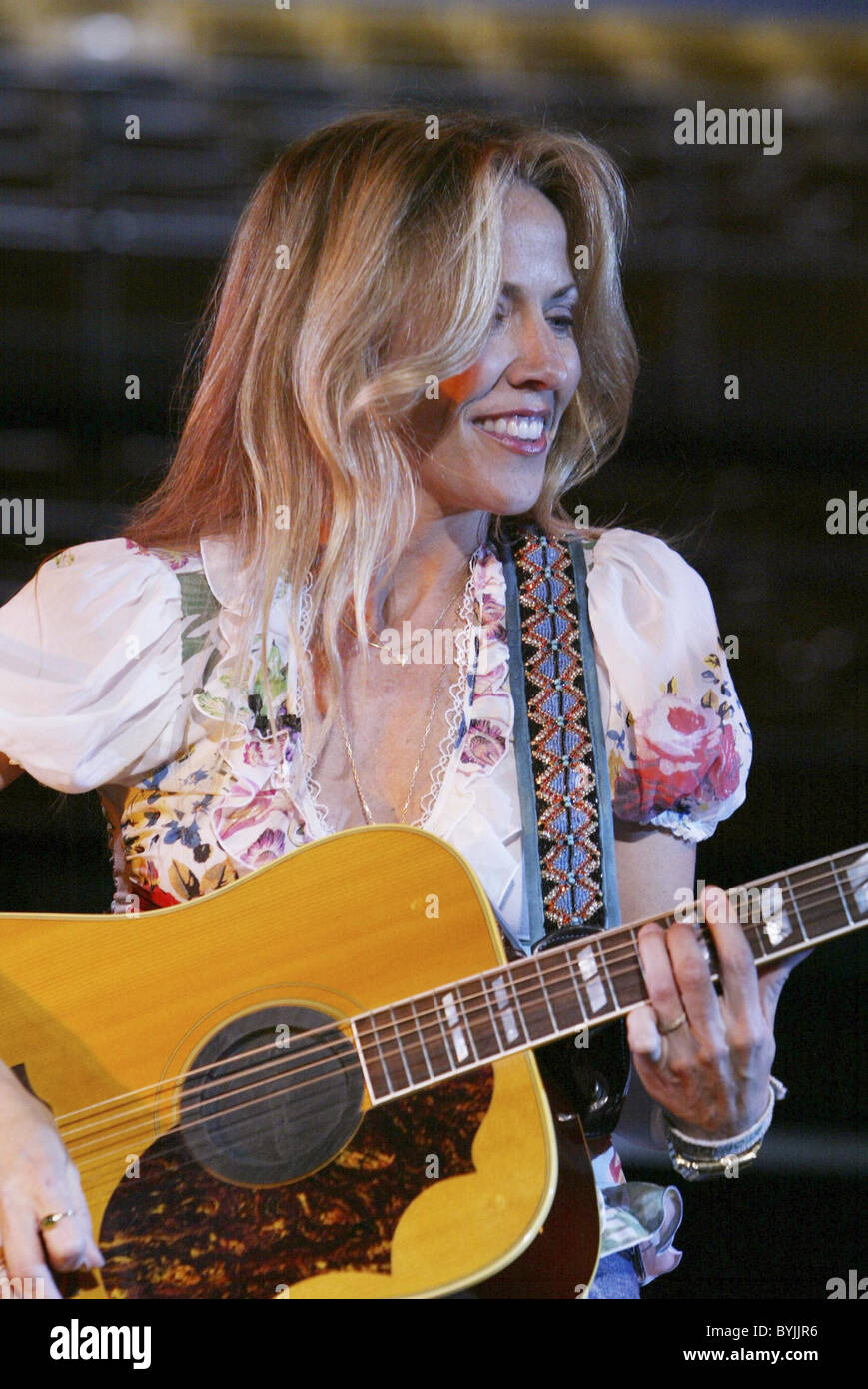 Sheryl Crow Stop Global Warming College Tour at George Washington ...