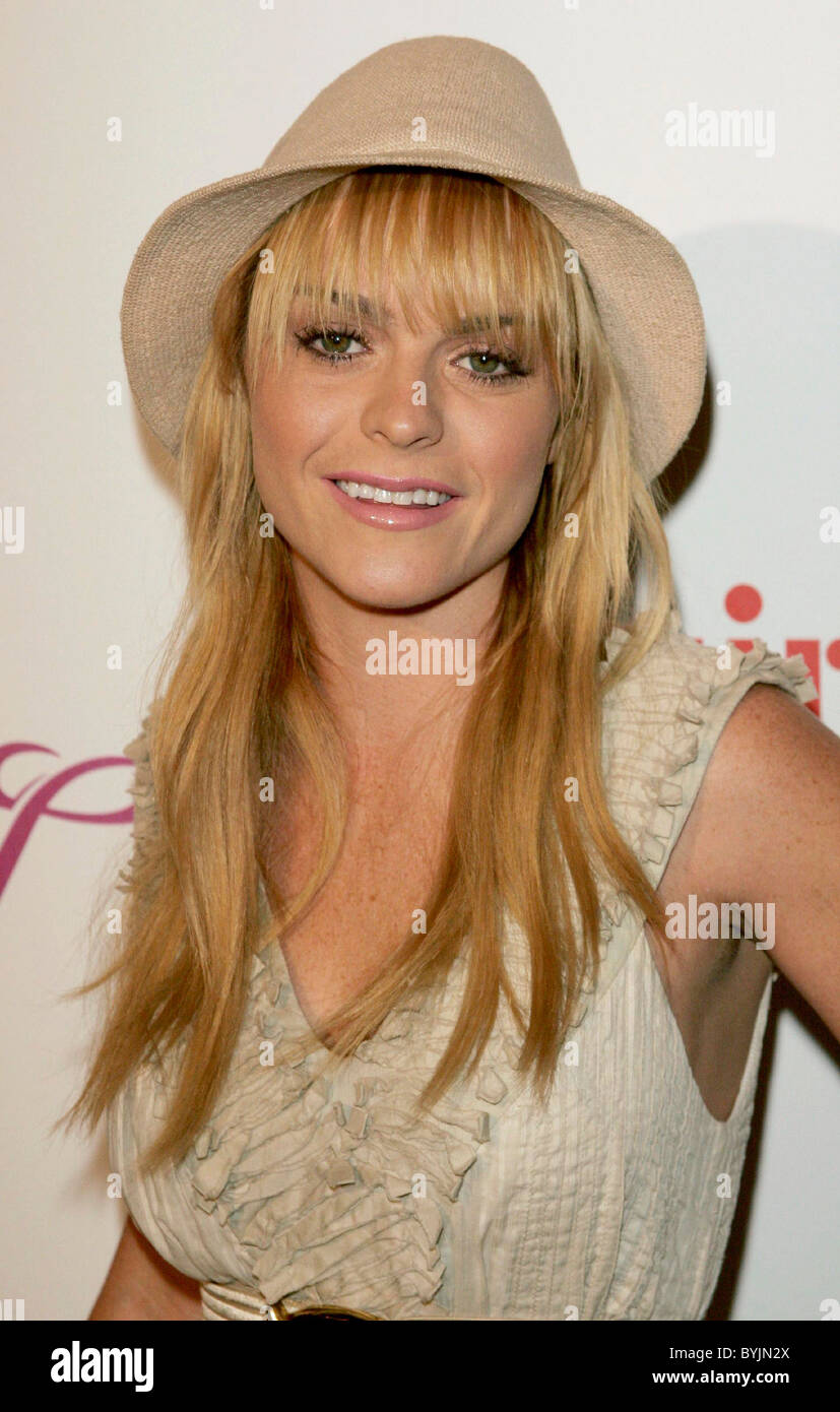 Taryn Manning Warner Bros. launches SUPERGIRL fashion collection based ...