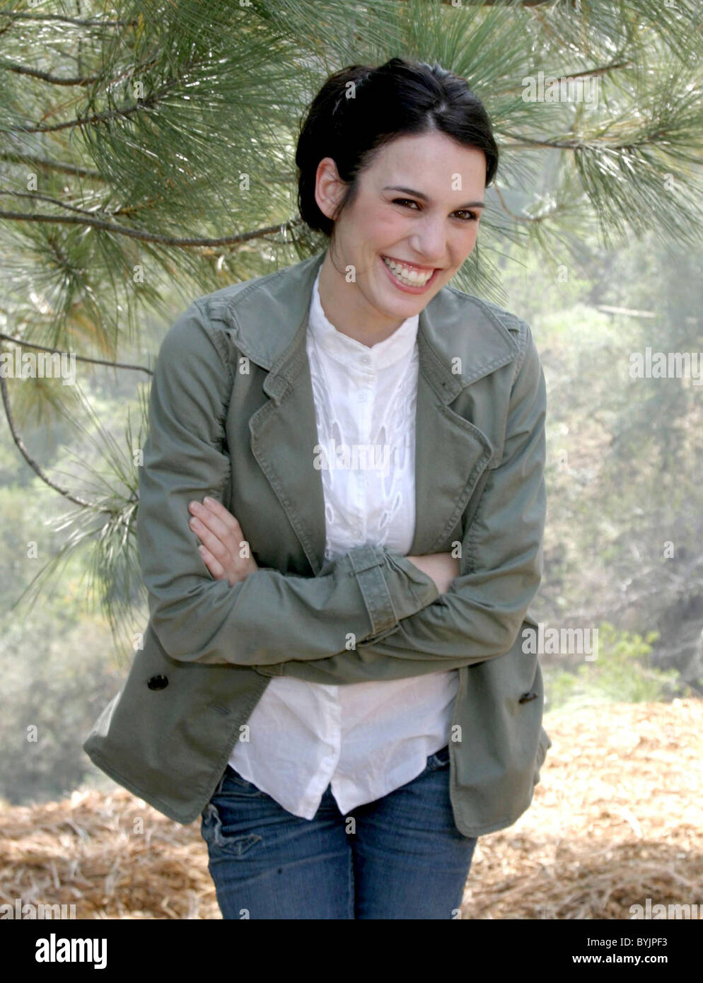 Christy Carlson Romano EMA and E! Entertainment Television Tree ...