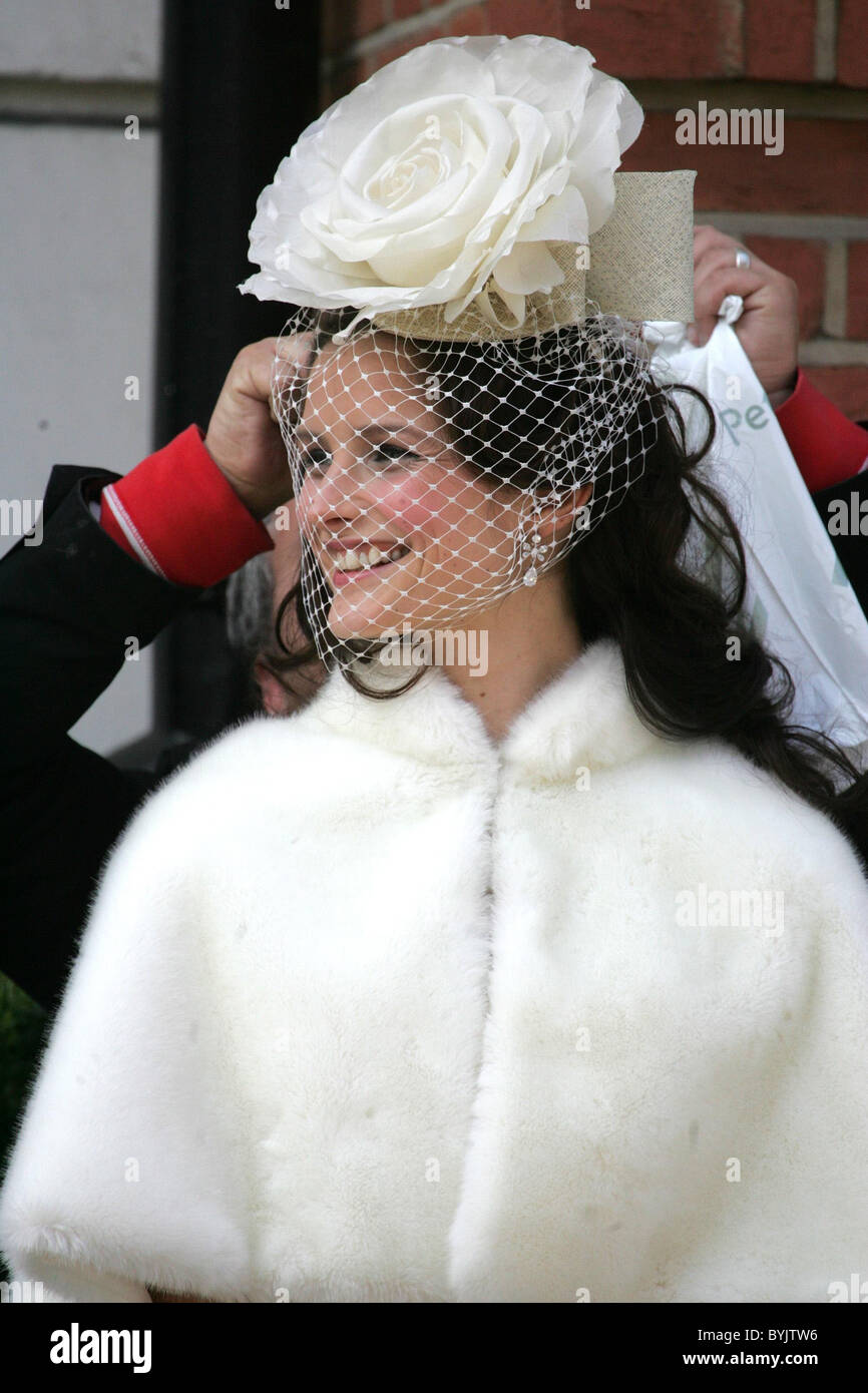 Models pose for a photoshoot to promote Tiffany & Co outside the Sloane ...