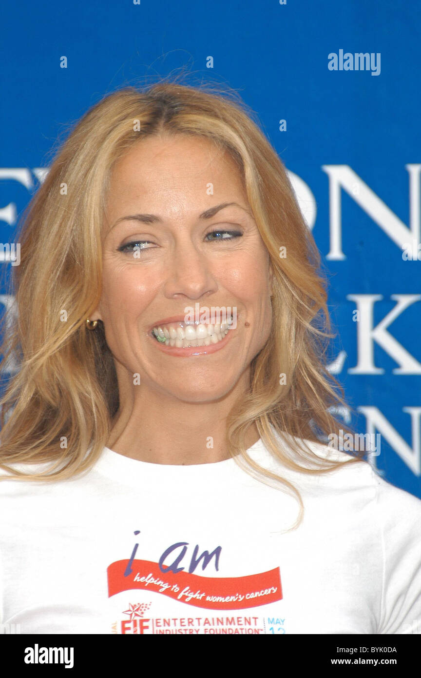 Sheryl Crow The Entertainment Industry Foundation Revlon Run Walk ...