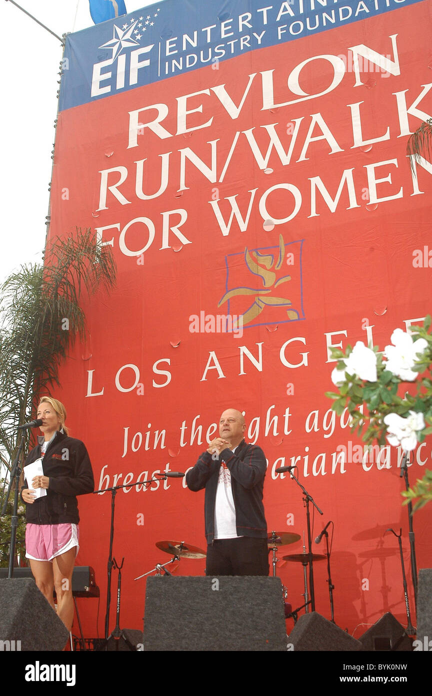 Sheryl Crow and Michael Chiklis Revlon Run Walk-Sidestage and Race ...