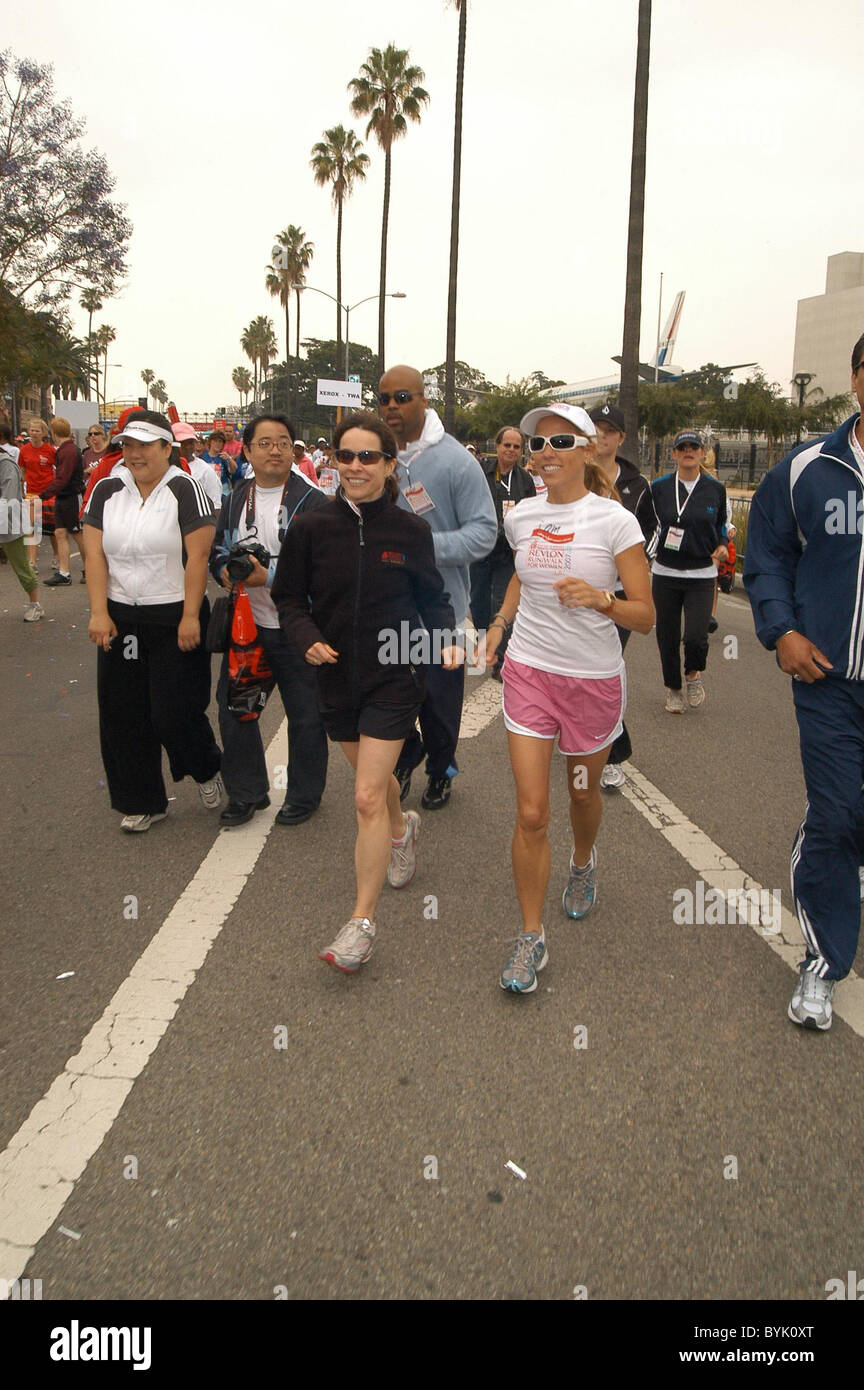 Sheryl Crow Revlon Run Walk-Race Start Los Angeles Memorial Coliseum ...