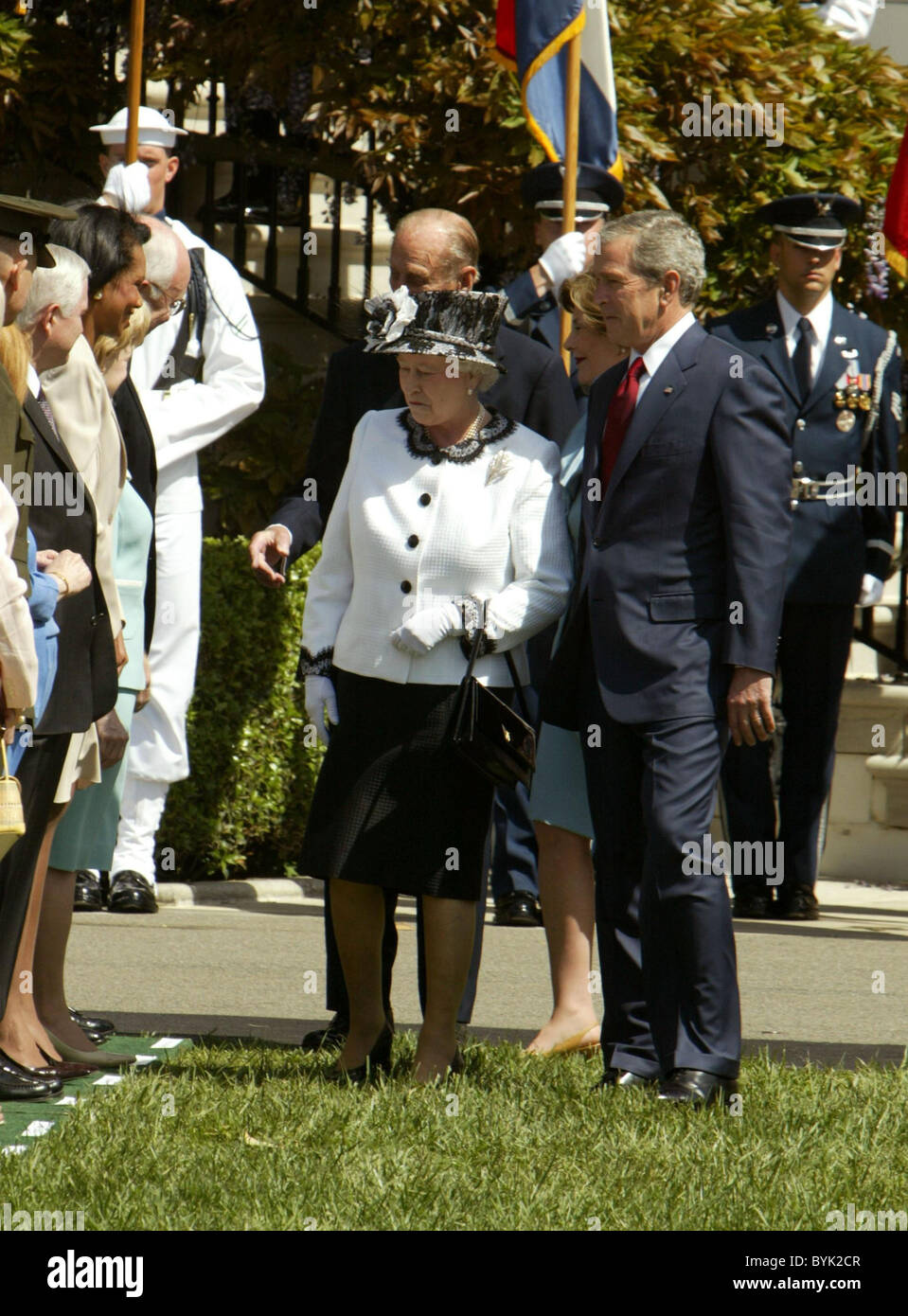 President George W. Bush and Queen Elizabeth HRH Queen Elizabeth ...
