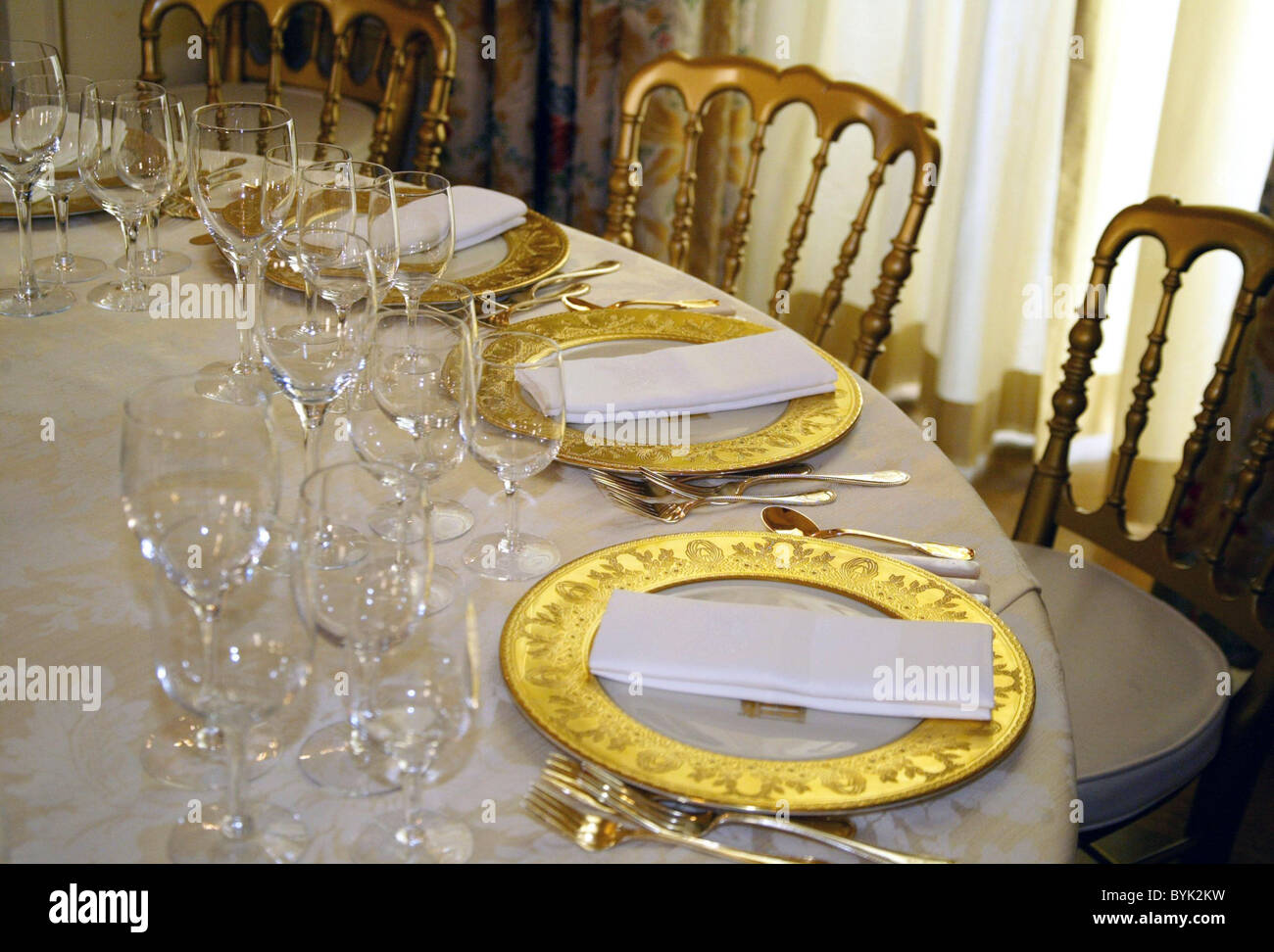 Table Setting The Eisenhower Executive Office Building is decorated for ...
