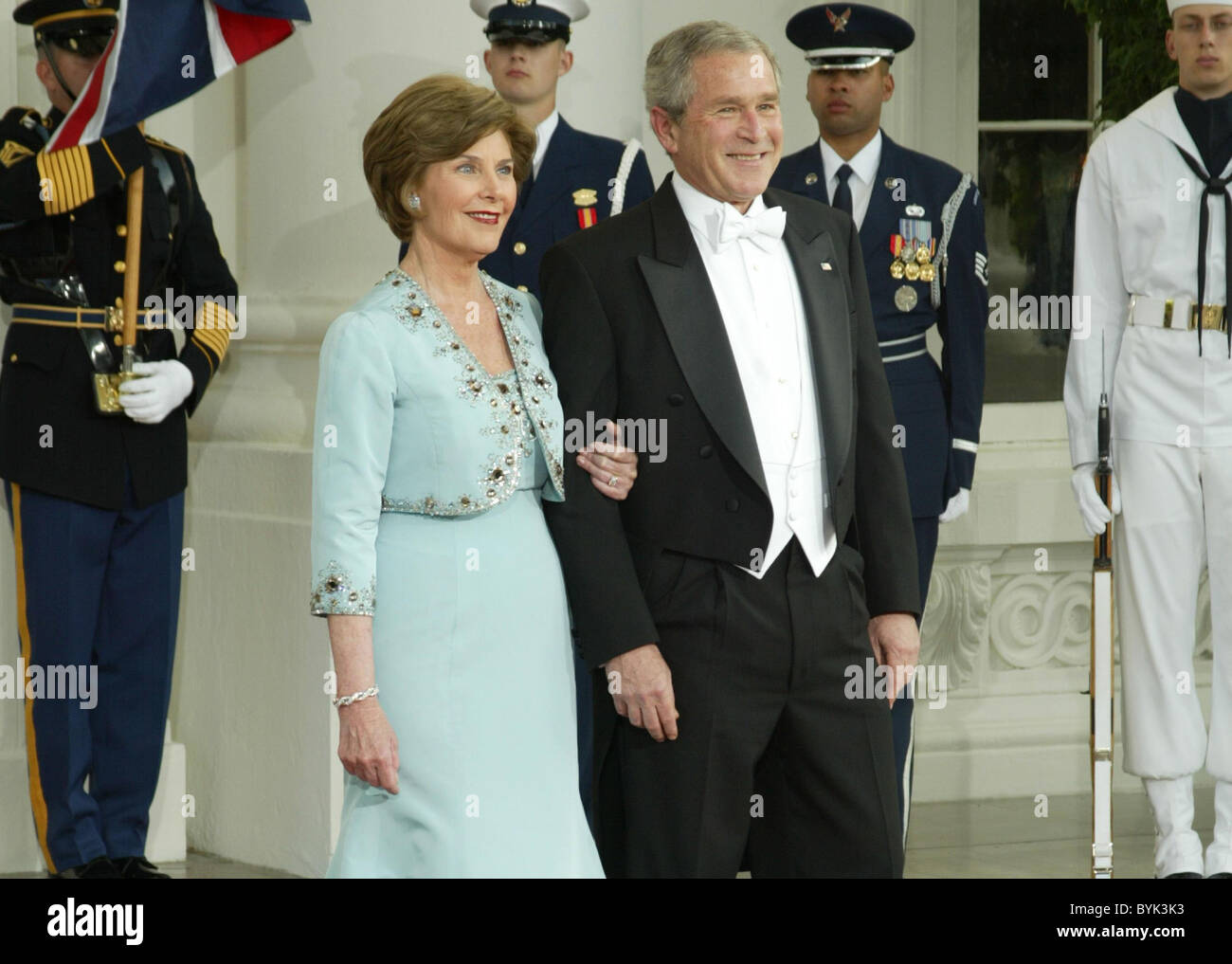 Laura Bush and George W. Bush at the North Portico of the White House ...