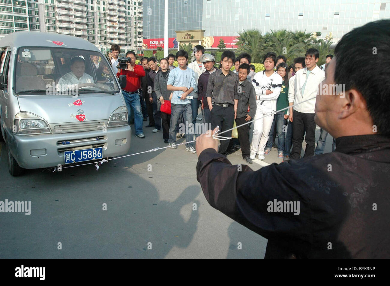 CLUNG FU! These are the amazing pictures of a Chinese man, Mr Fu, from ...