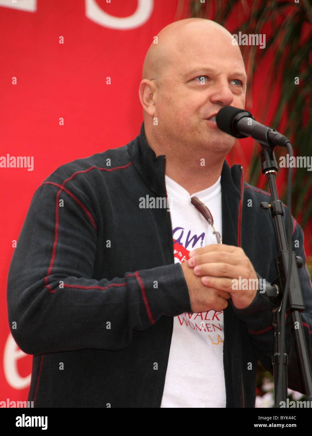 Michael Chiklis The 14th annual Revlon Run/Walk 2007 at Los Angeles ...