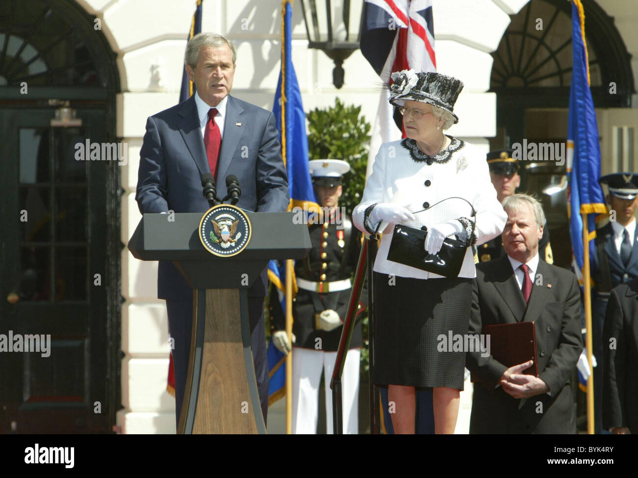 President George Bush and HRH Queen Elizabeth II at the White House on ...