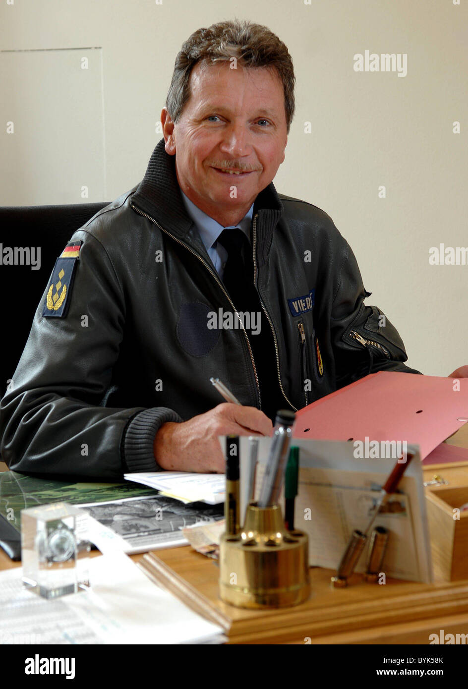 Lt gen karl heinz viereck desk hi-res stock photography and images - Alamy
