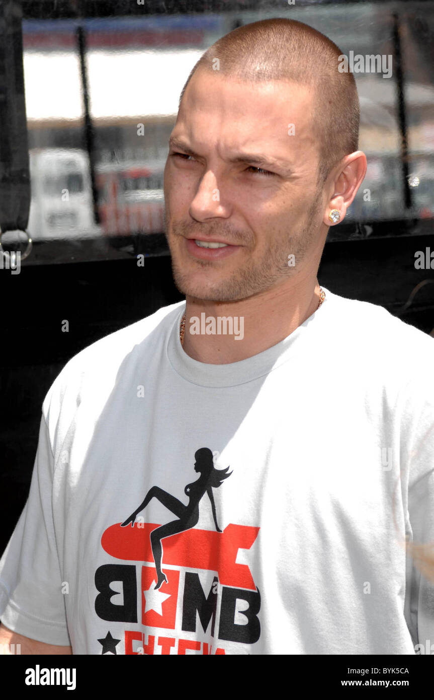 Kevin Federline helps launch the new and improved AXE bodysprays ...