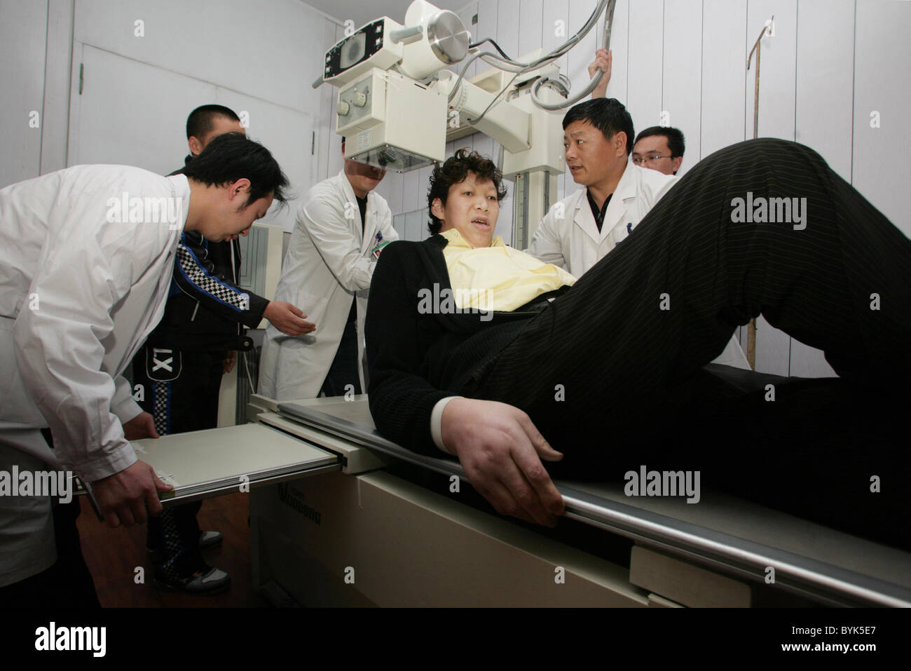 THE BIGGEST MAN IN THE WORLD He's not fat - just big boned. The world's ...