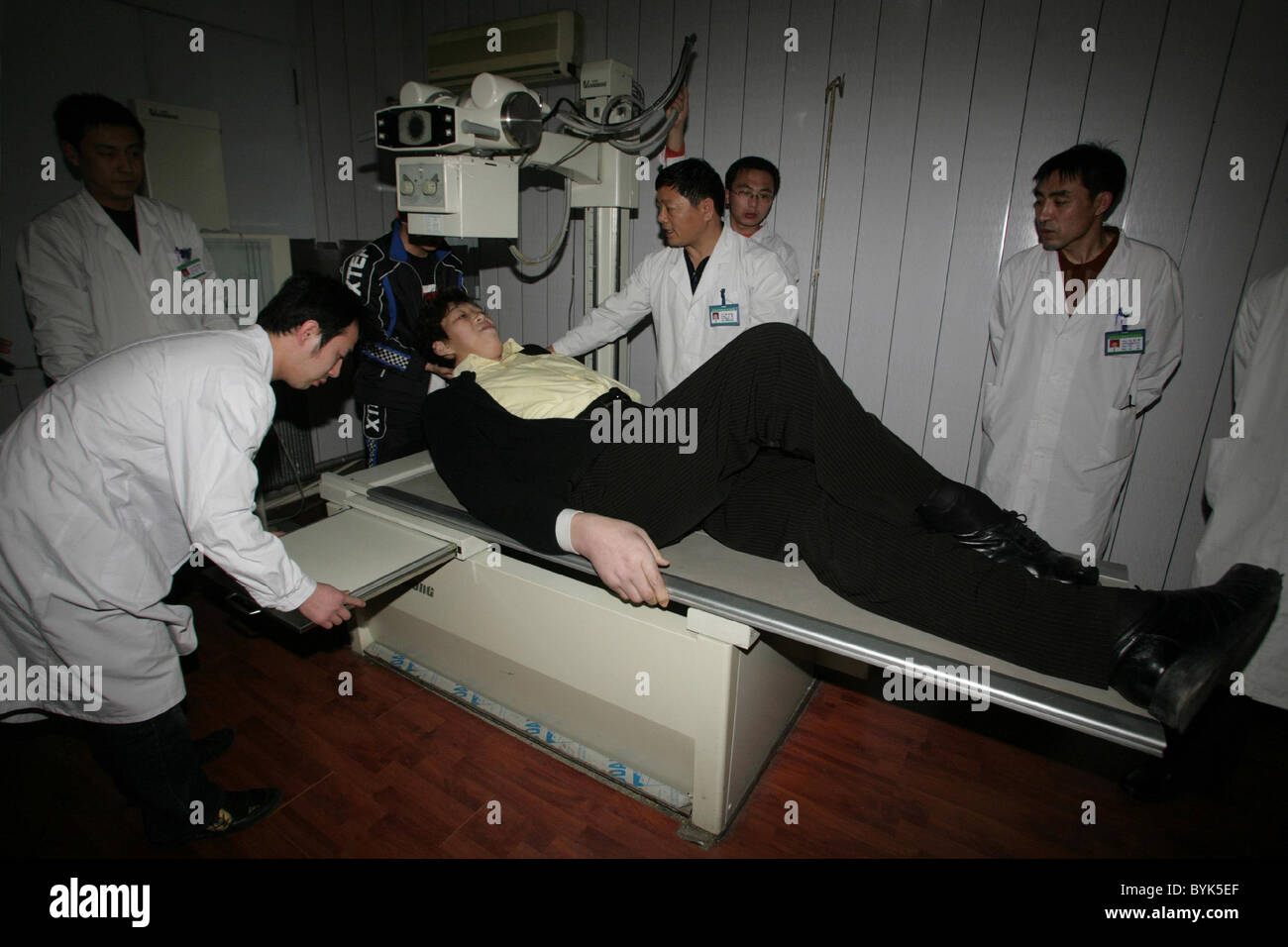 THE BIGGEST MAN IN THE WORLD He's not fat - just big boned. The world's ...