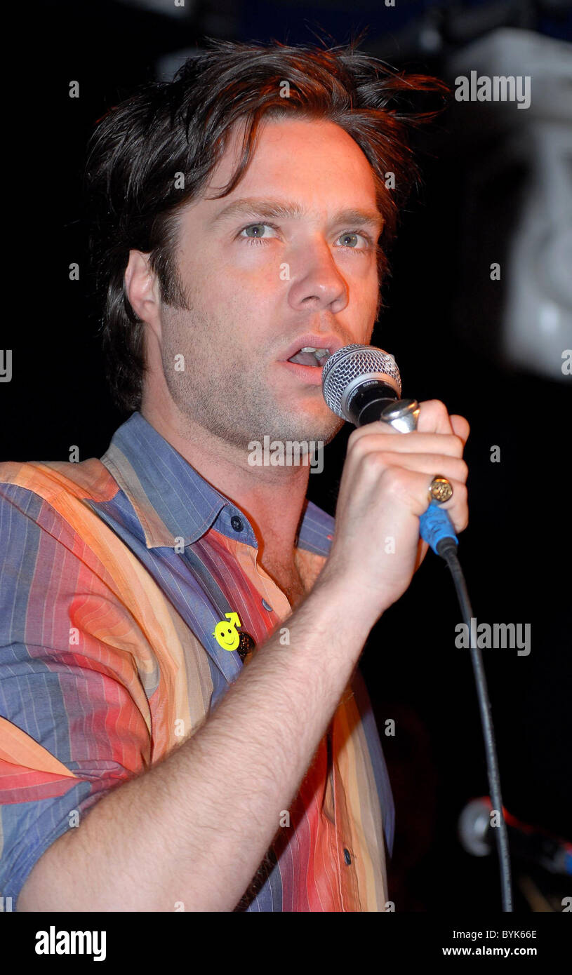 Rufus Wainwright New York singer-songwriter performs at a free in-store ...