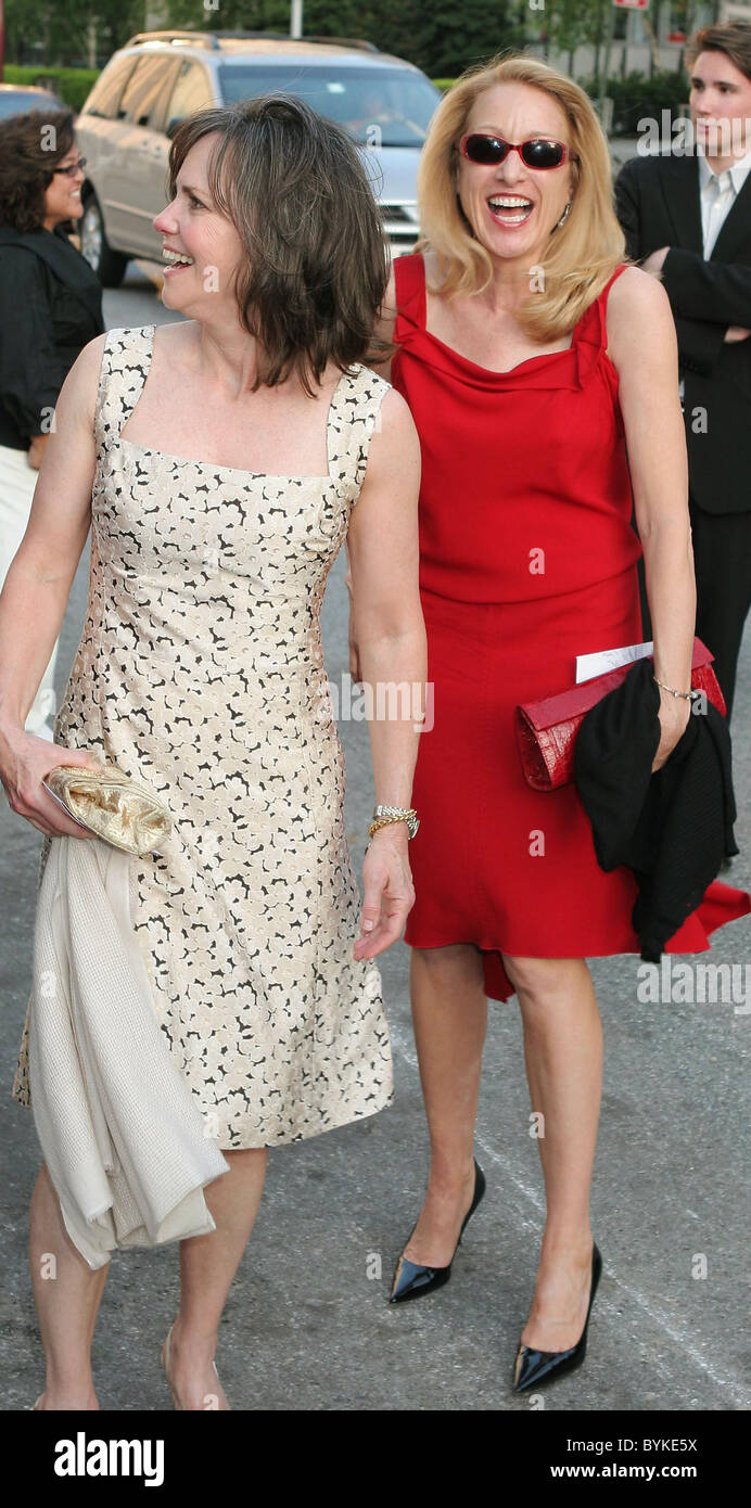 Sally field and patricia wettig hi-res stock photography and images - Alamy
