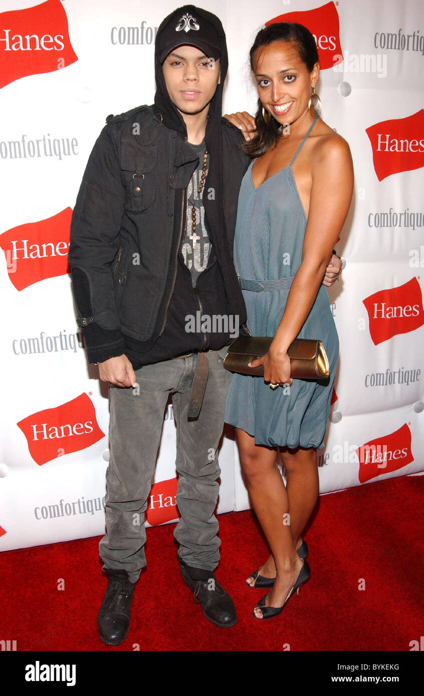 Evan Ross and Chudney Ross Hanes Comfortique Store Opening at Melrose ...