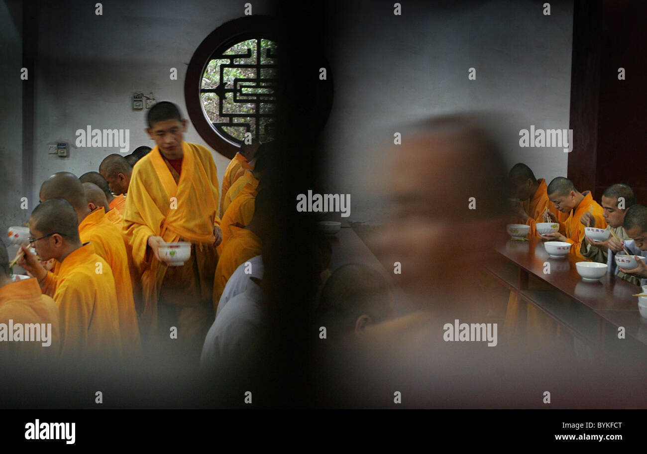 MONK MAGIC SHOWS ENGLAND FOOTBALL TEAM TRUE PATH TO GLORY Has Steve ...