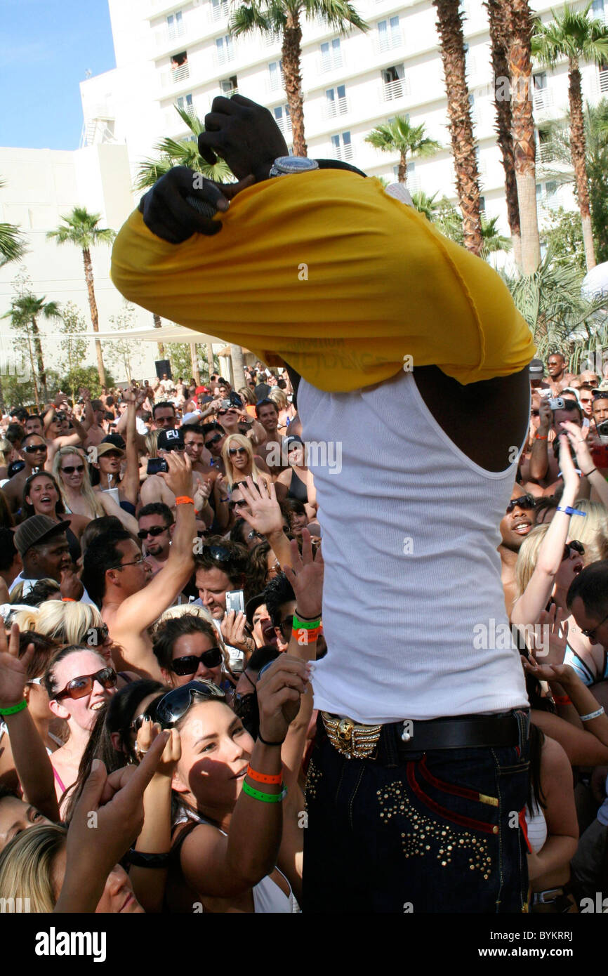 AKON performing at Rehab in Hard Rock Hotel Casino Las Vegas, Nevada ...