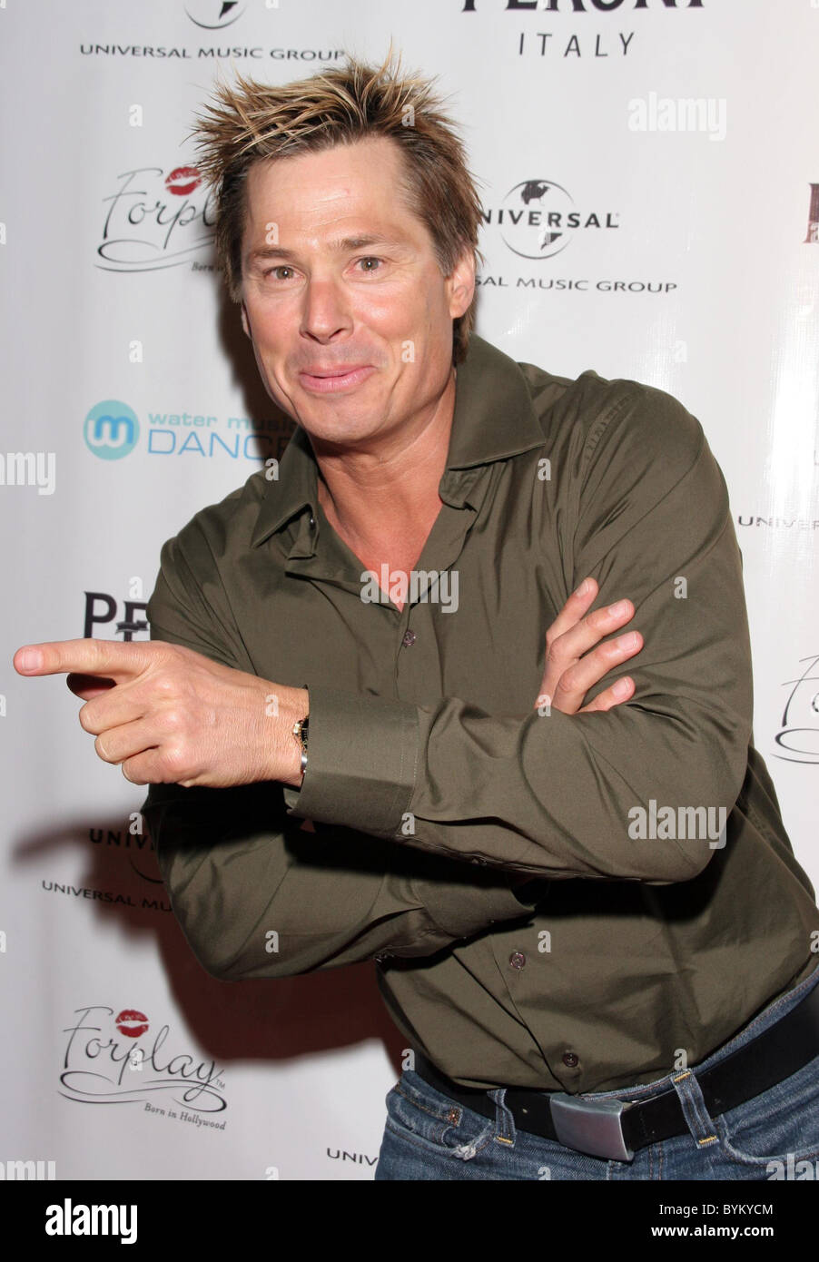 Record release show hi-res stock photography and images - Alamy