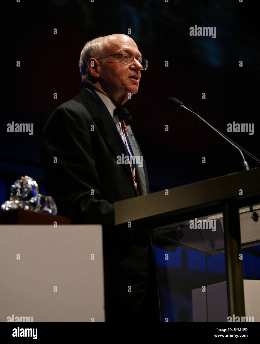 Economist Martin Feldstein is honored with the 2007 Bradley Prize for ...
