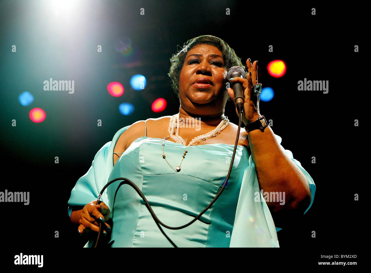 Aretha franklin performing hi-res stock photography and images - Alamy