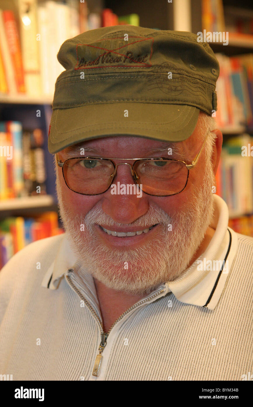 Star Club founder Horst Fascher presents his book "Let the Good Times ...