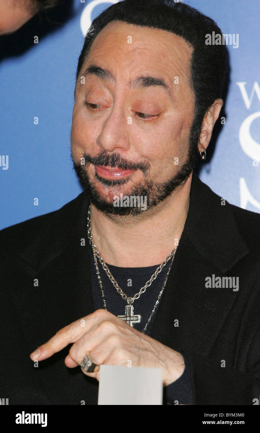 David Gest signs copies of his autobiography 'Simply the Gest' at WH ...