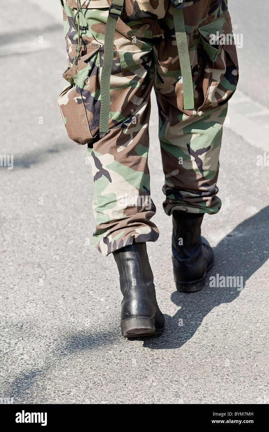 Soldiers march in formation Stock Photo - Alamy