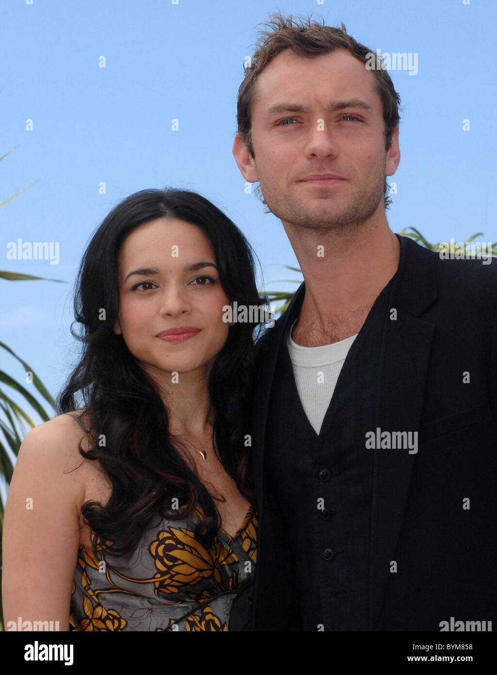 Jude law norah jones 2007 hi-res stock photography and images - Alamy