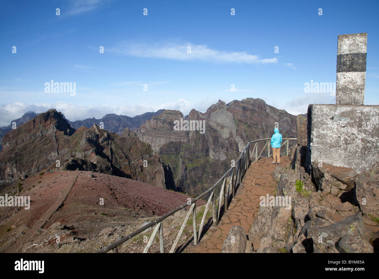 The summit and the PR1 walk from Pico do Arieiro to Pico Ruivo in ...