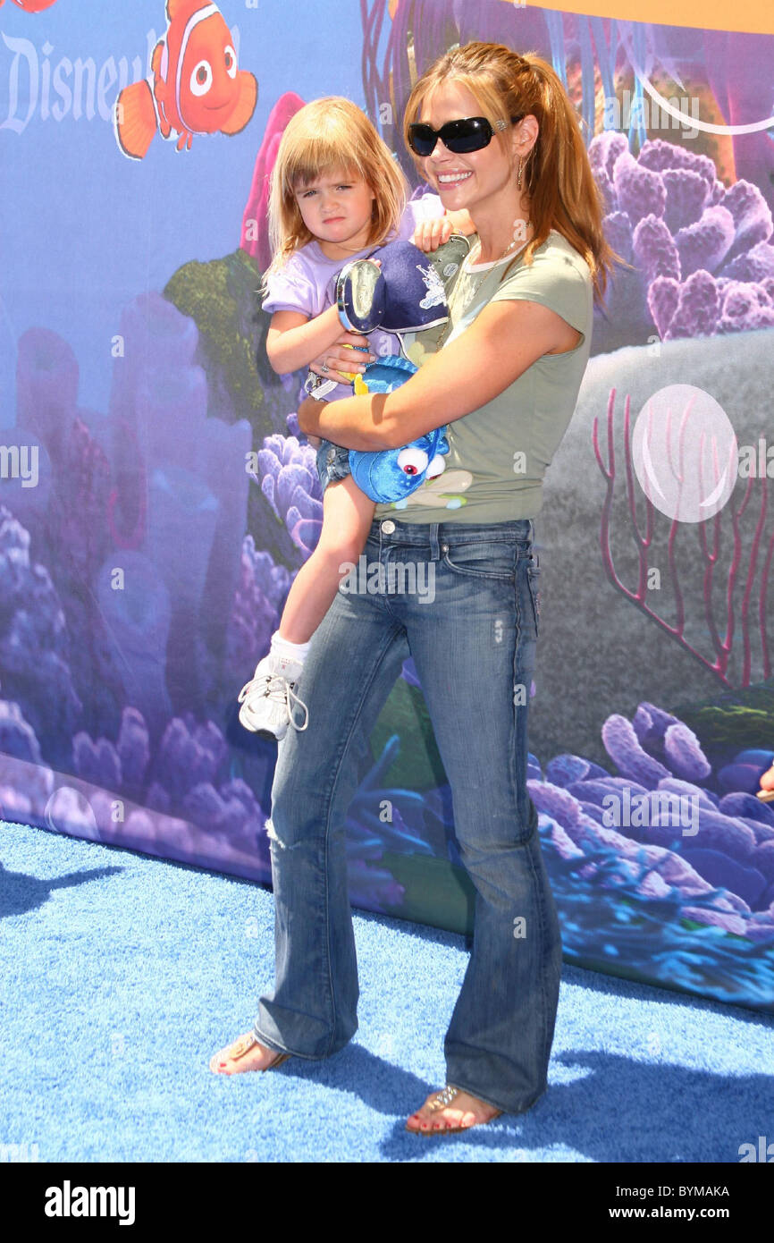 Denise Richards and daughter Sam Finding Nemo Submarine Voyage Opening ...