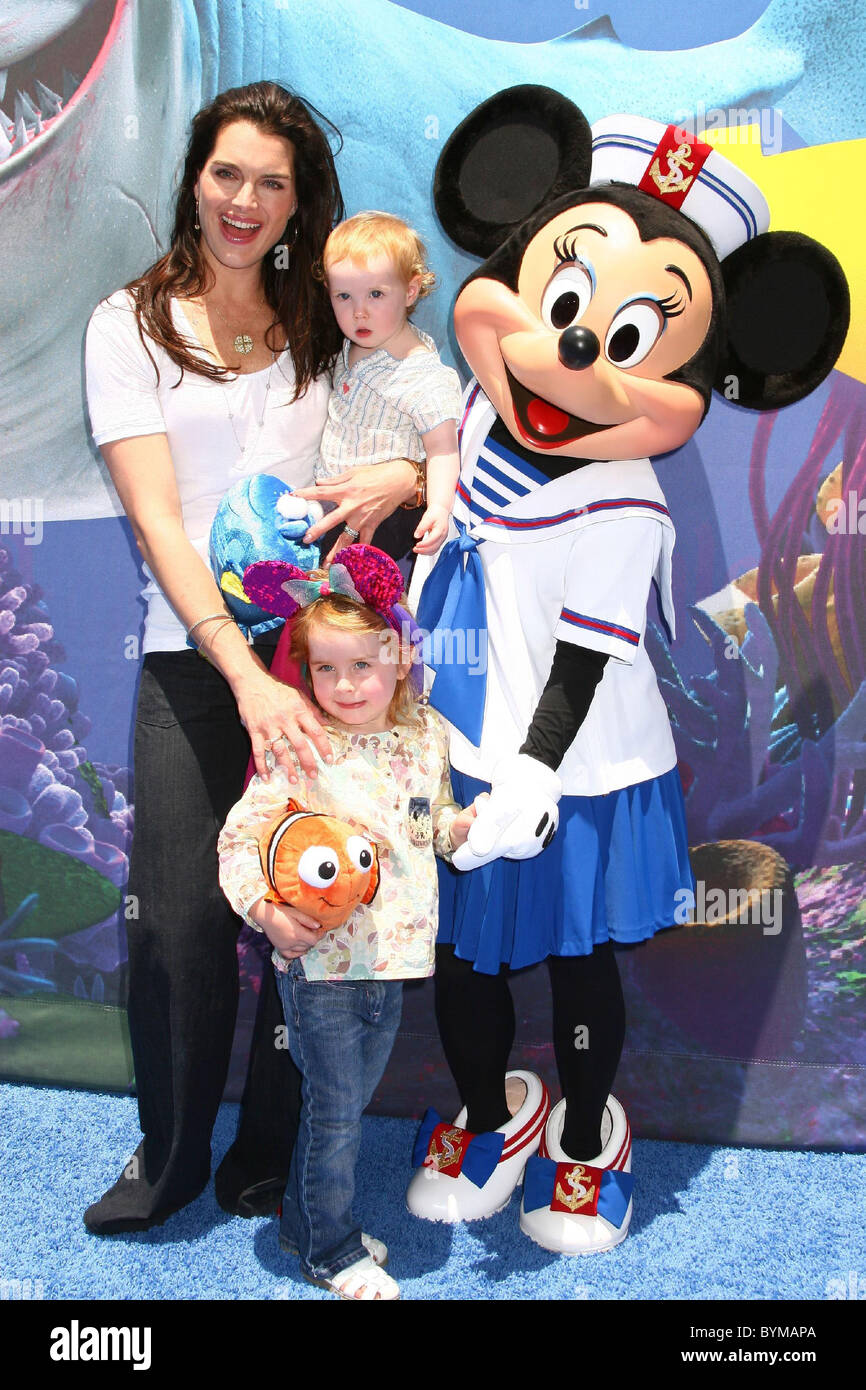 Brooke Shields with daughters Grier Hammond Henchy and Rowan Francis ...