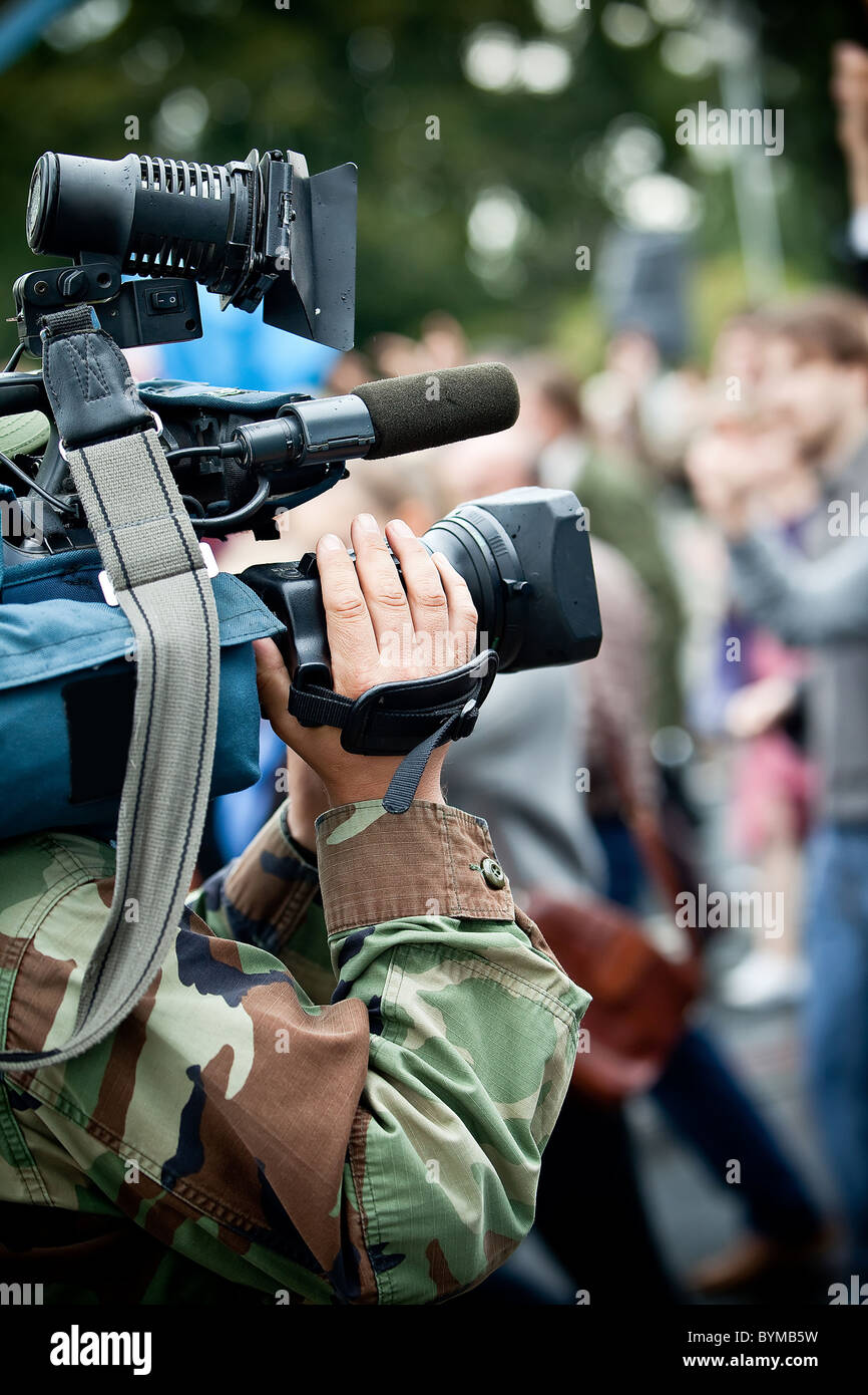 Newscaster High Resolution Stock Photography and Images - Alamy