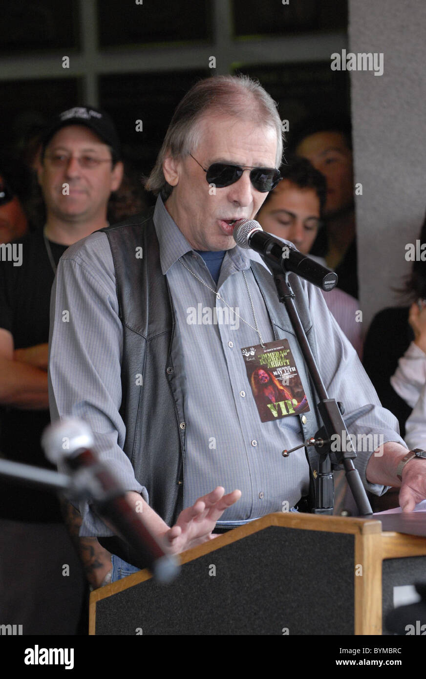 Jim Ladd Legendary metal guitarist Dimebag Darrell Abbott posthumously ...