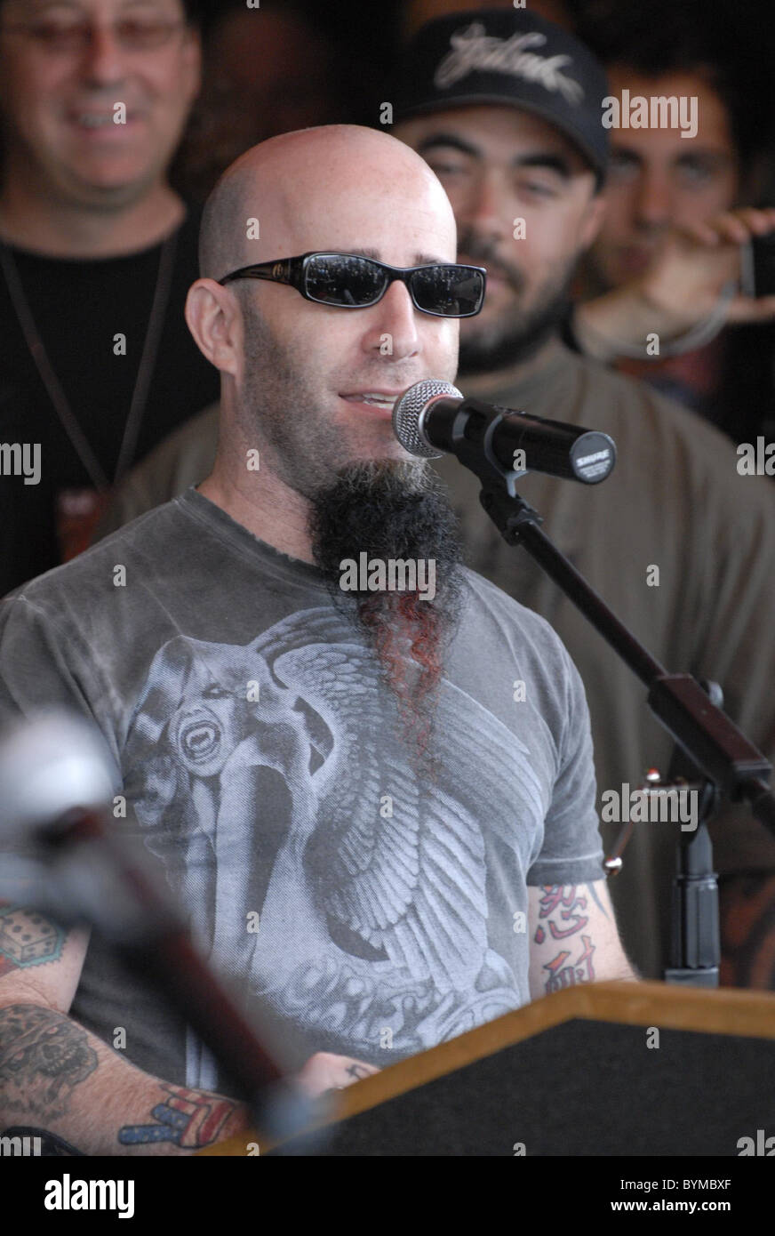 Scott Ian of Anthrax Legendary metal guitarist Dimebag Darrell Abbott ...