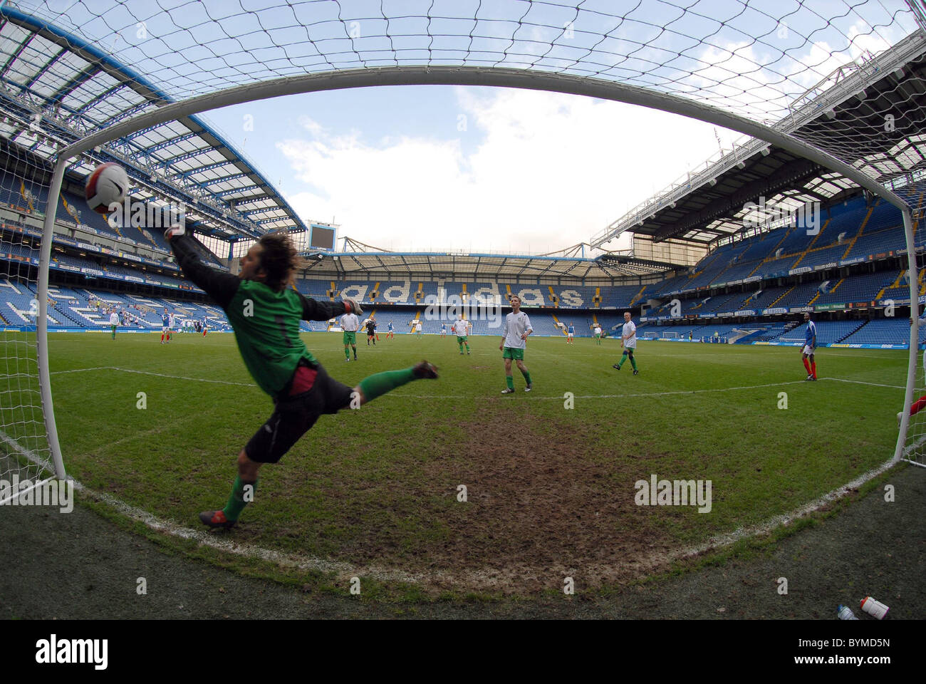 Whisper challenge hi-res stock photography and images - Alamy