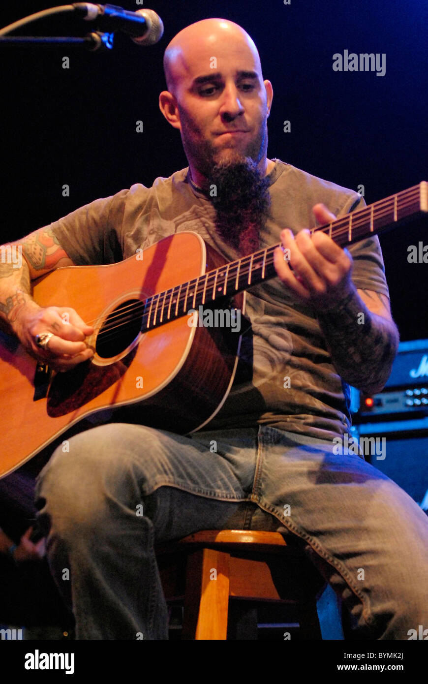 Dimebag darrell tribute hi-res stock photography and images - Alamy