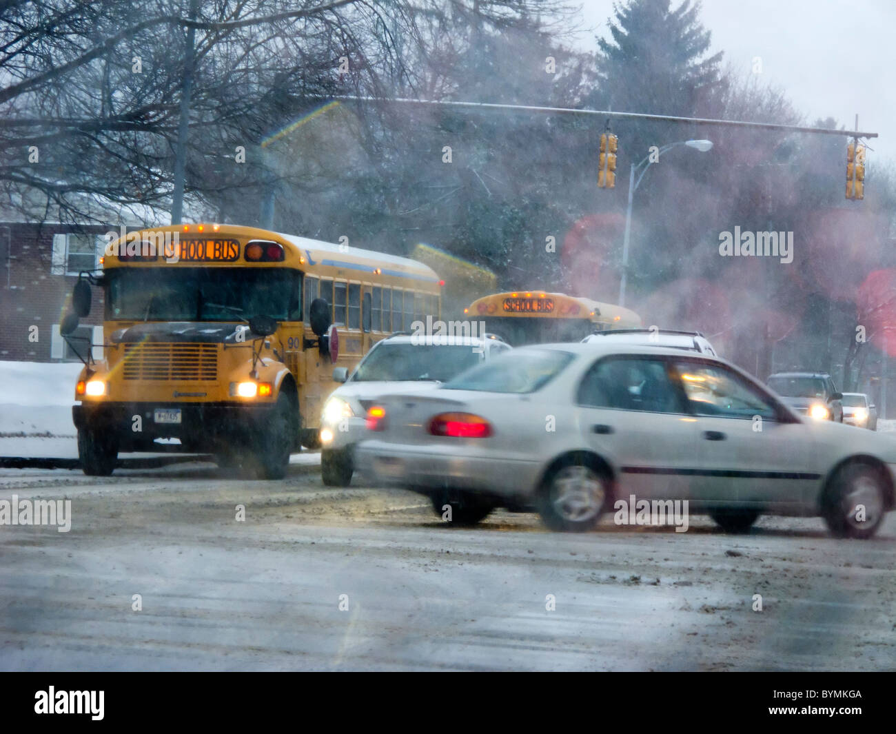 School bus crossing intersection hi-res stock photography and images ...