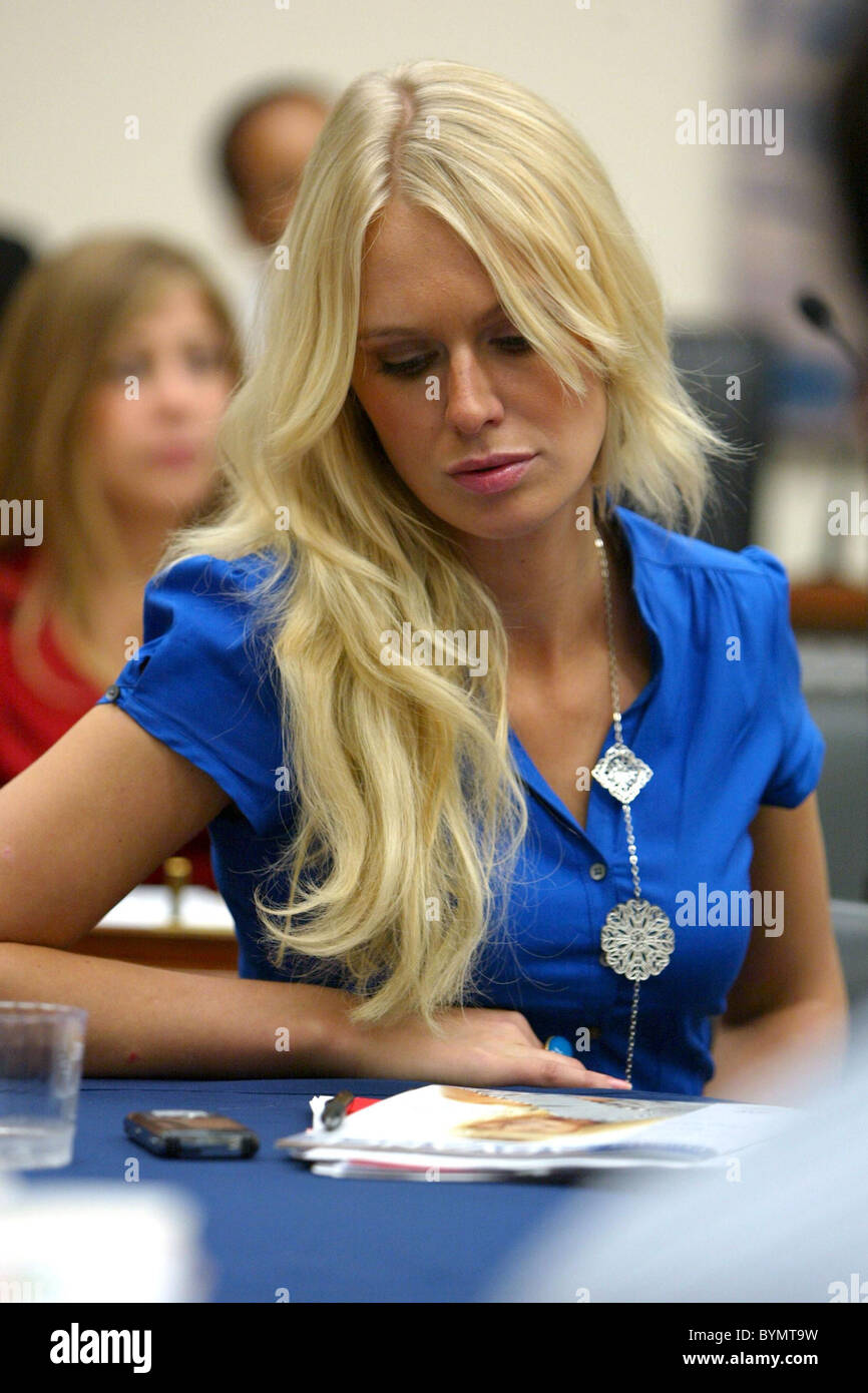 America's Next Top Model Cycle 7 winner CariDee English speaks on ...