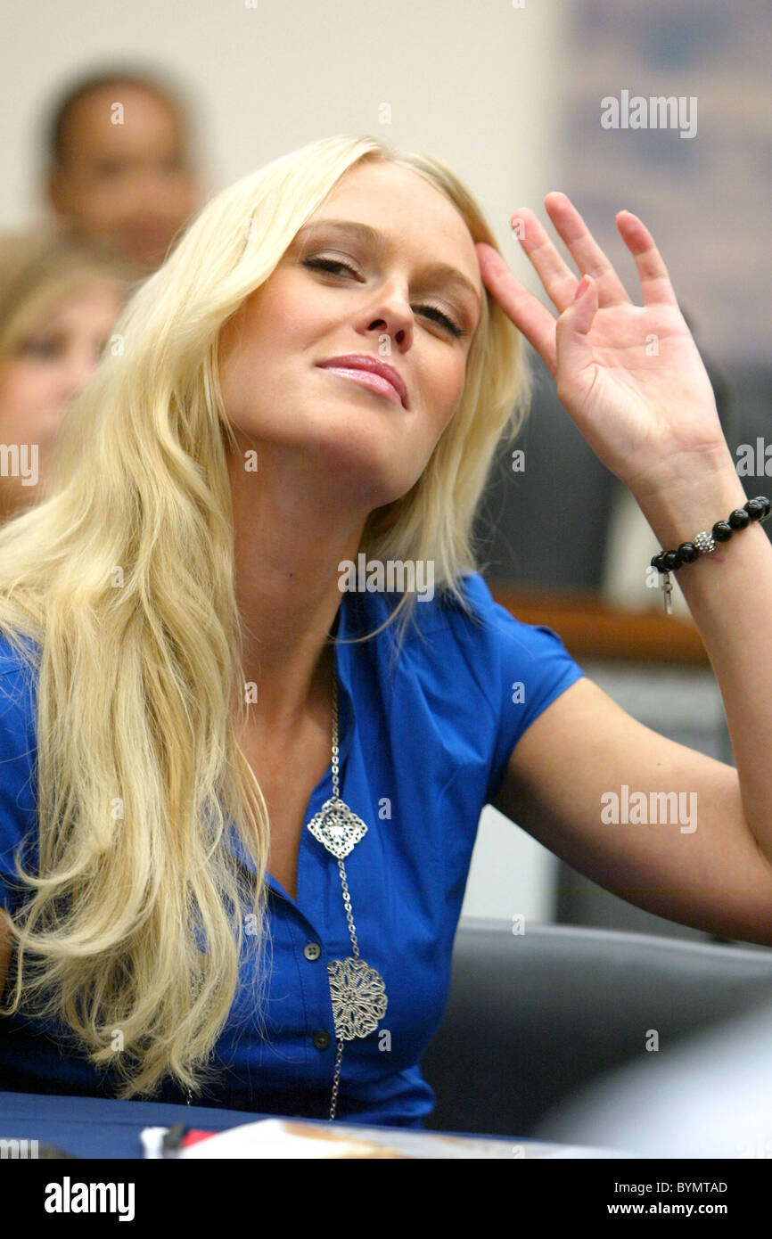 America's Next Top Model Cycle 7 winner CariDee English speaks on ...