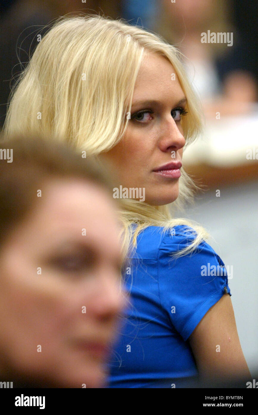 America's Next Top Model Cycle 7 winner CariDee English speaks on ...