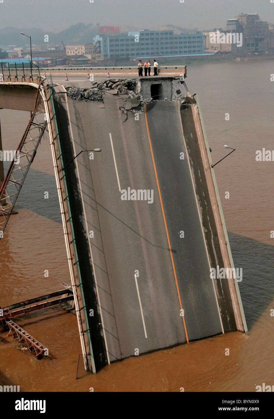 A BRIDGE TOO FAR These are the dramatic pictures capturing the moment ...