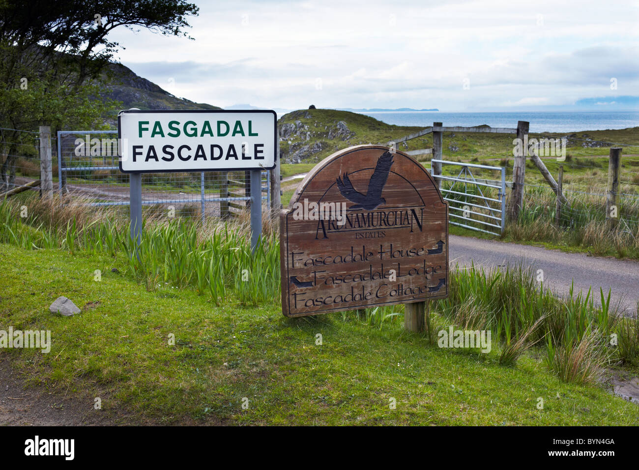 Moorland road with signpost hi-res stock photography and images - Alamy
