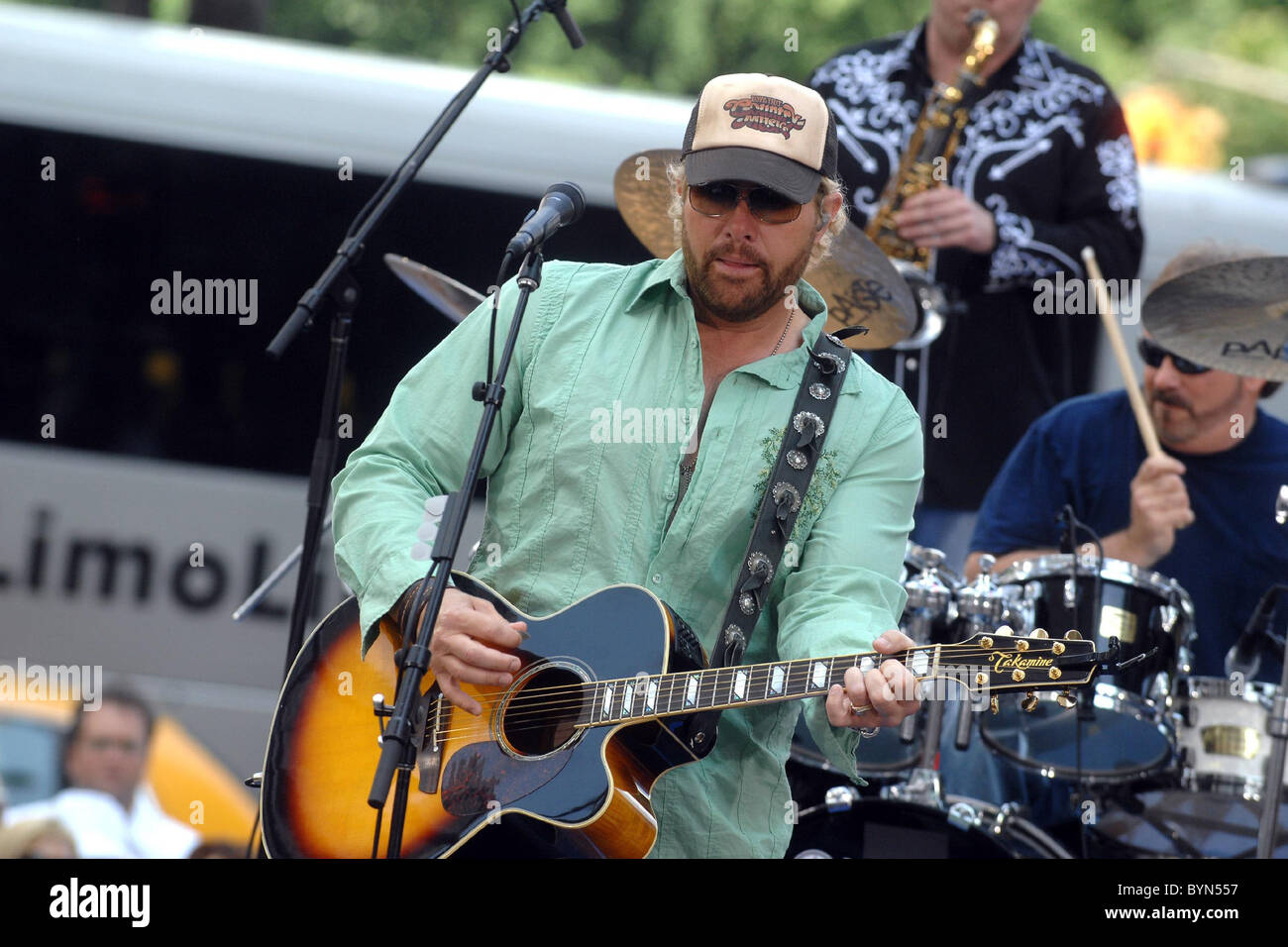 Toby keith concert hi-res stock photography and images - Alamy